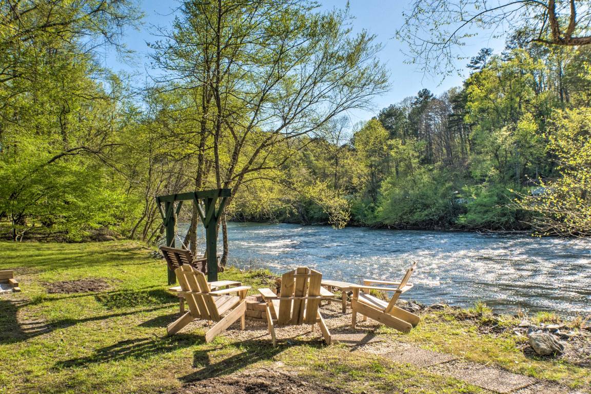 219 M² House ∙ 4 Bedrooms ∙ 10 Guests - Ellijay, GA