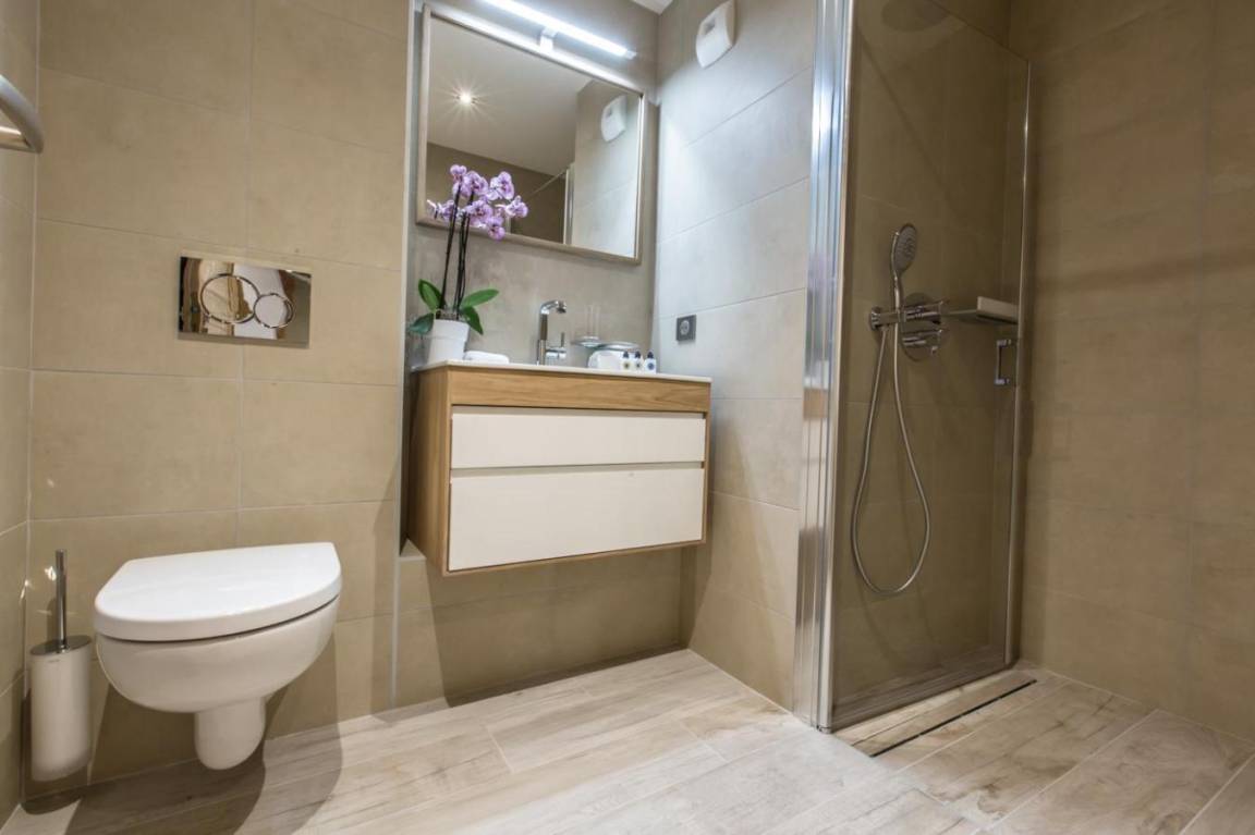 338 M² Appartamento ∙ 6 Camere Da Letto ∙ 12 Ospiti - Savoia
