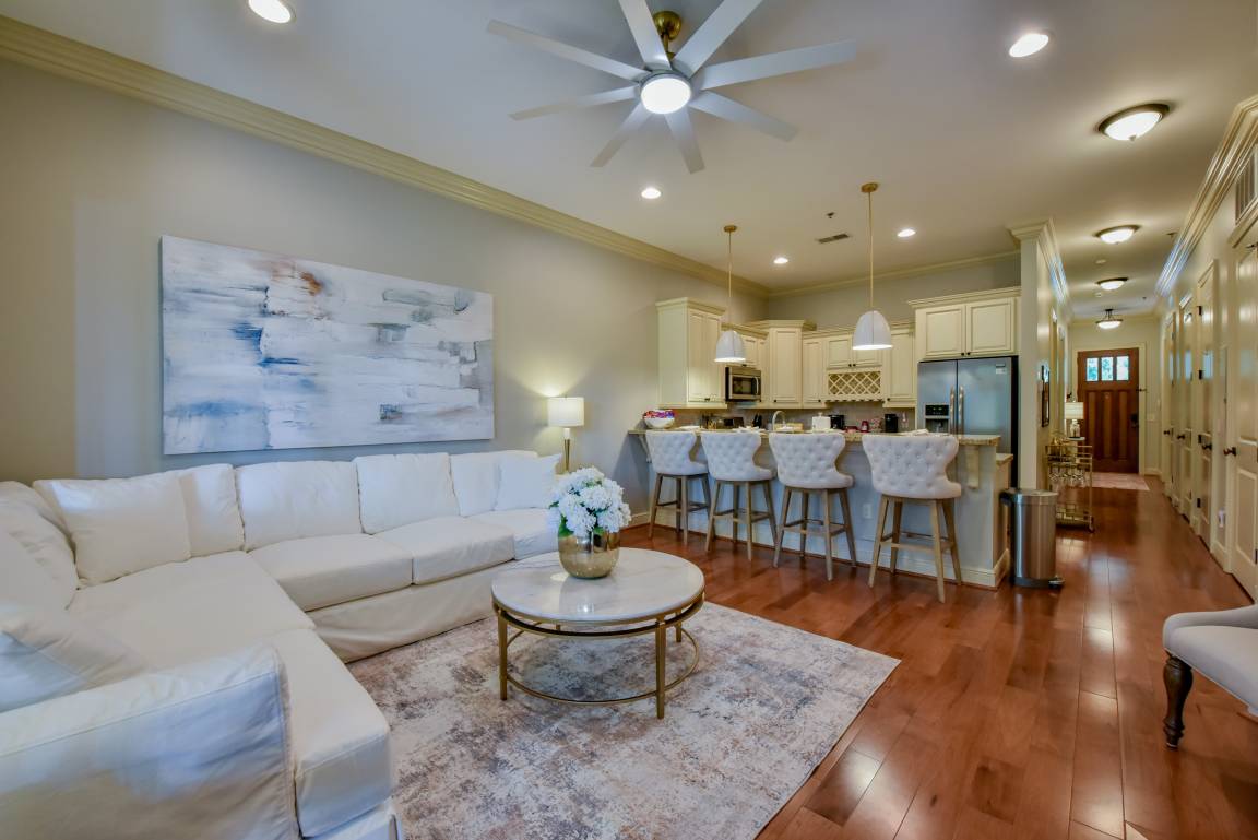 Condo ∙ 3 Bedrooms ∙ 8 Guests - Tuscaloosa, AL