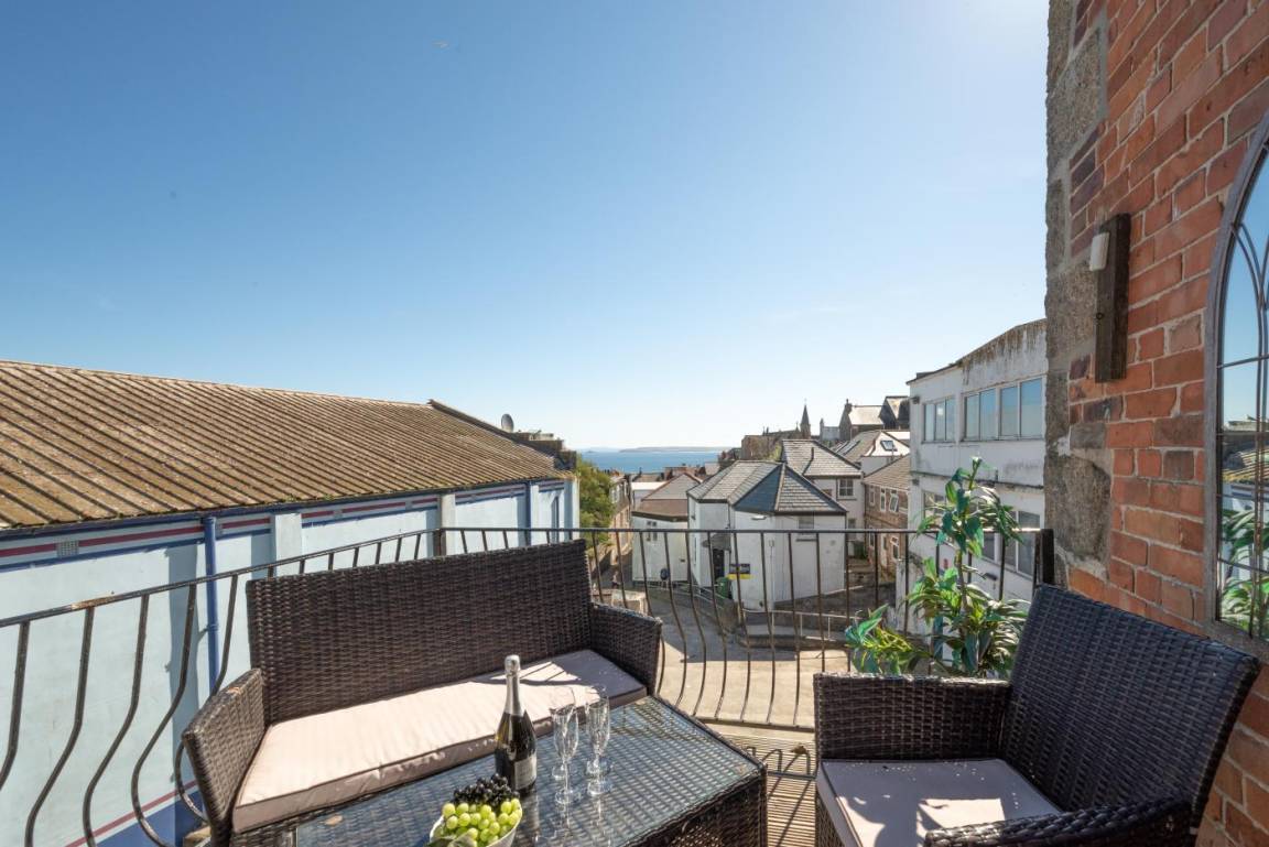 Cottage ∙ 3 Bedrooms ∙ 6 Guests - St Ives