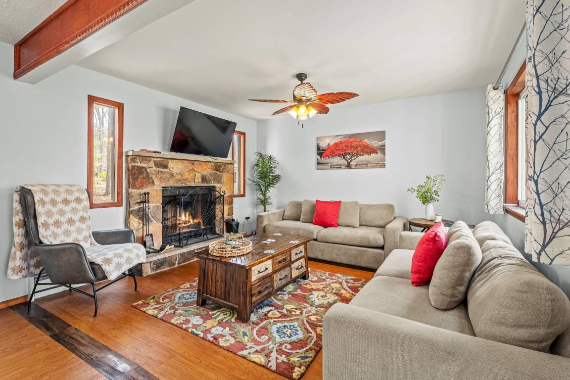 102 M² House ∙ 3 Bedrooms ∙ 6 Guests - Pocono Laurel Lake, PA