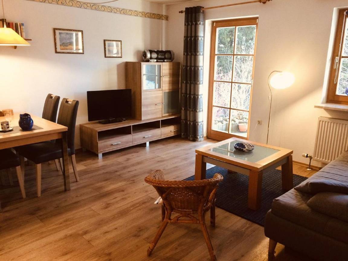 48 M² Ferienwohnung ∙ 1 Schlafzimmer ∙ 4 Gäste - Arnbruck