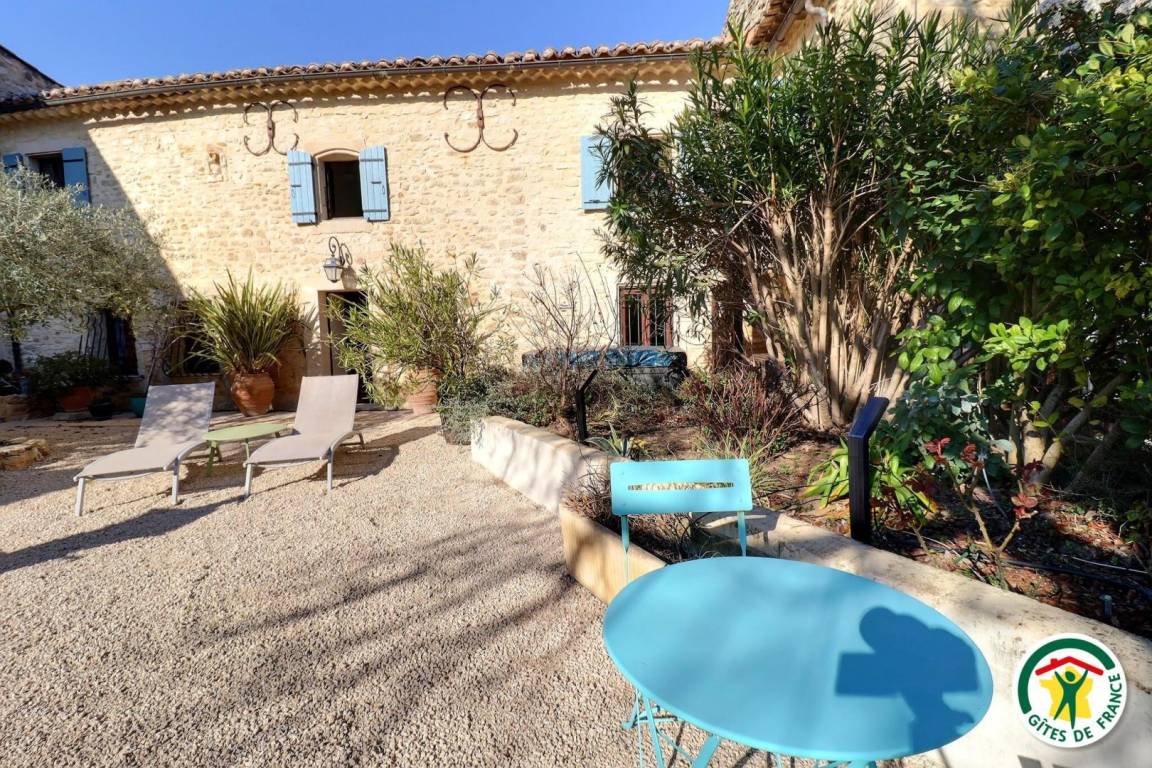 130 M² Gîte ∙ 1 Chambre ∙ 2 Personnes - Grignan