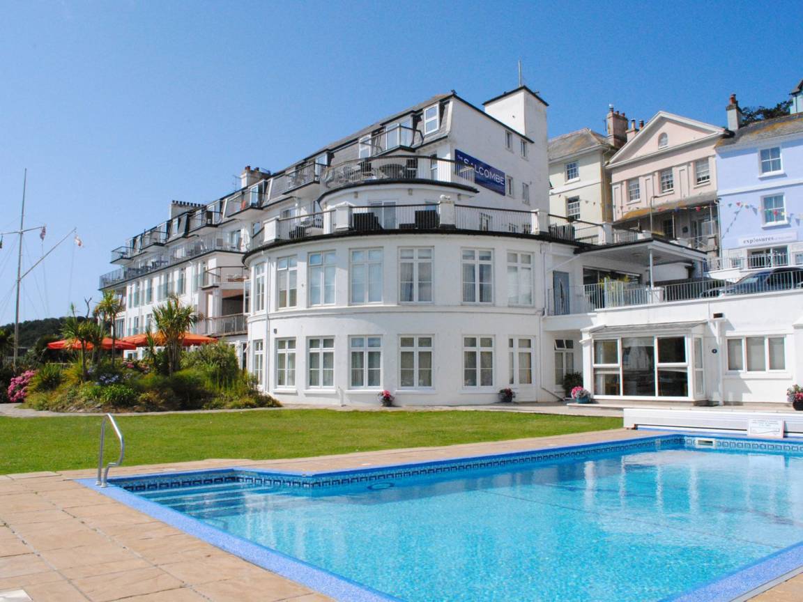 Cottage ∙ 4 Bedrooms ∙ 7 Guests - Salcombe