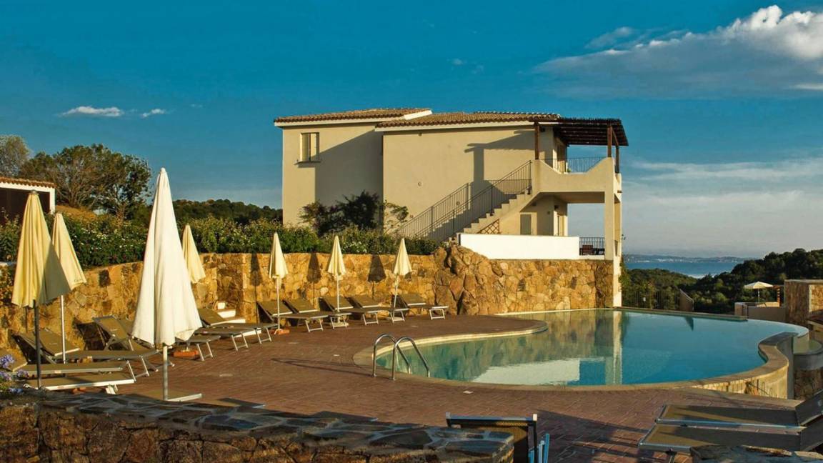 65 M² Appartement ∙ 2 Chambres ∙ 6 Personnes - Arzachena