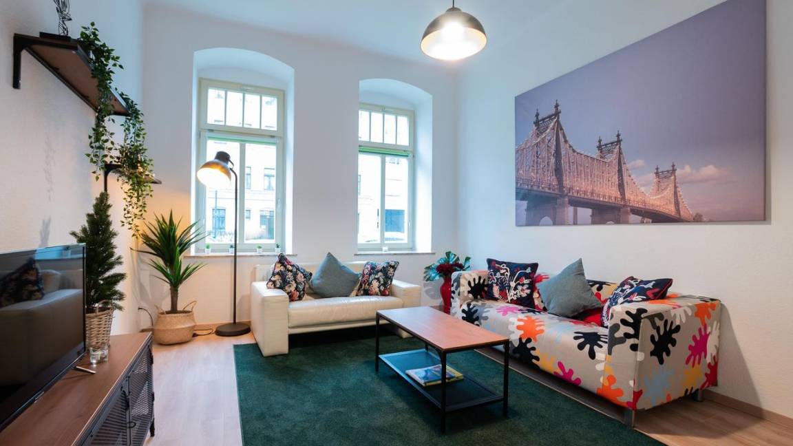 68 M² Apartment ∙ 3 Bedrooms ∙ 5 Guests - Chemnitz