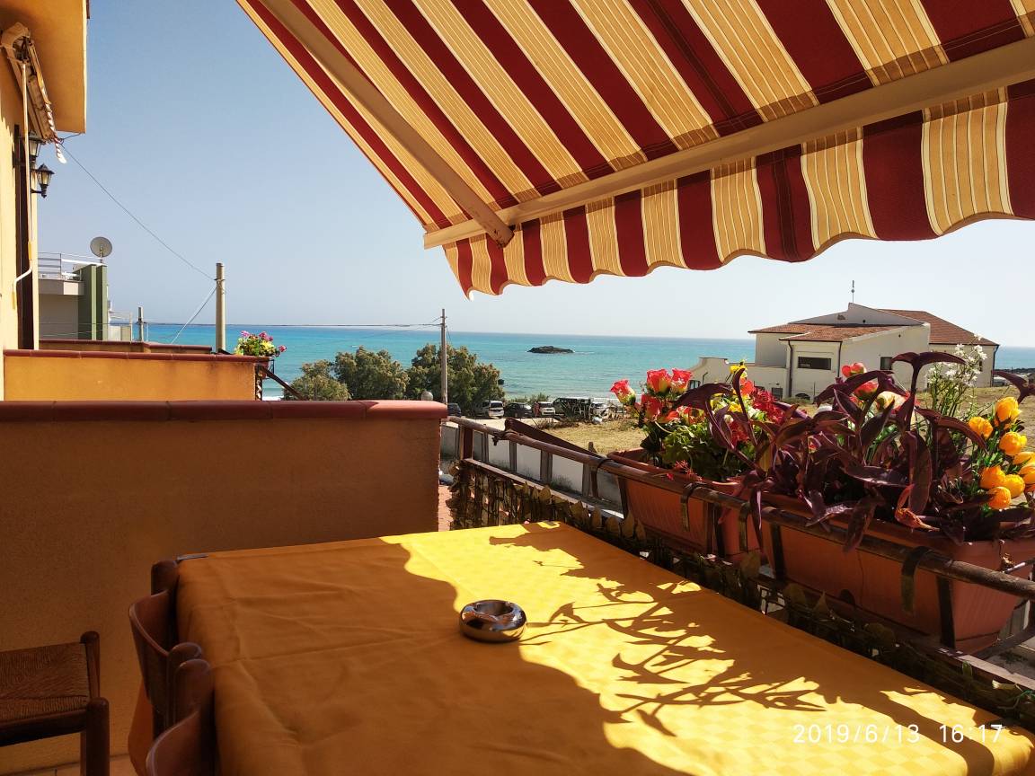 90 M² Apartment ∙ 4 Bedrooms ∙ 7 Guests - Realmonte