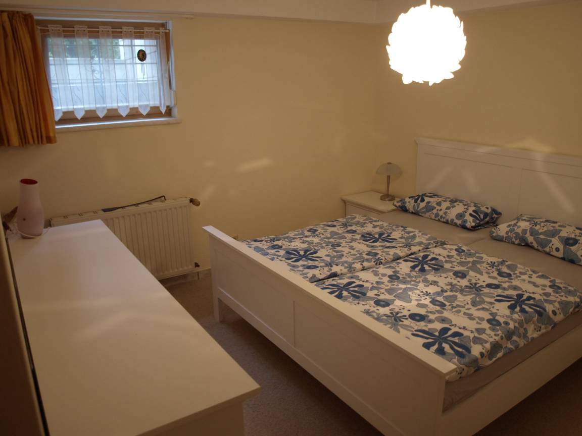 65 M² Ferienwohnung ∙ 1 Schlafzimmer ∙ 2 Gäste - Saarburg