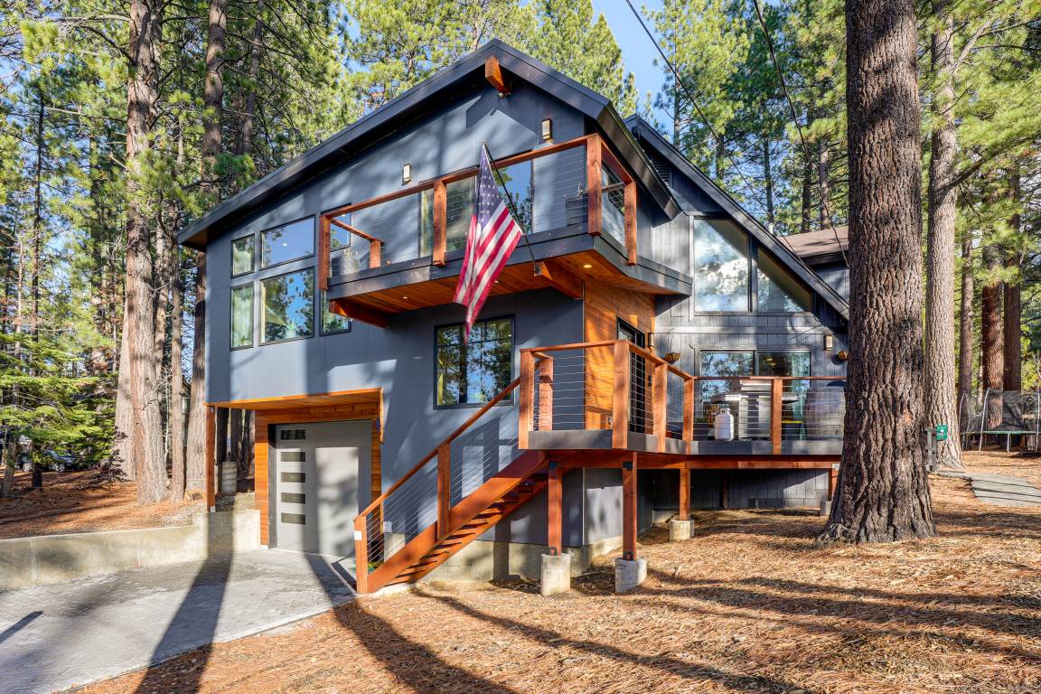 180 M² House ∙ 3 Bedrooms ∙ 8 Guests - South Lake Tahoe, CA