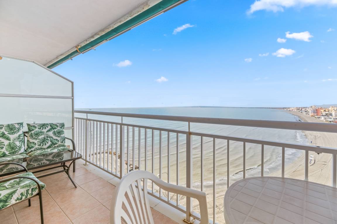 85 M² Apartamento ∙ 2 Habitaciones ∙ 6 Huéspedes - Elche