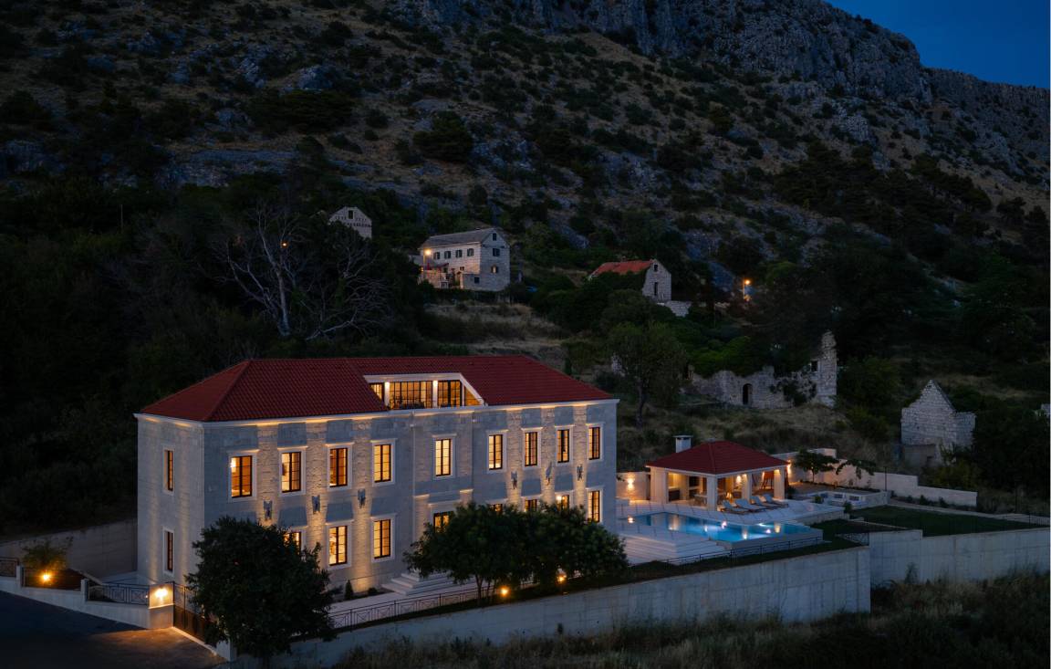 500 M² Ferienhaus ∙ 5 Schlafzimmer ∙ 12 Gäste - Omiš