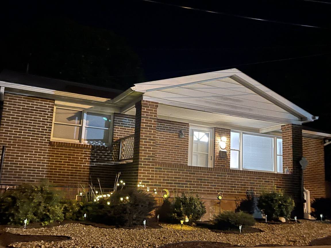 121 M² House ∙ 3 Bedrooms ∙ 3 Guests - Altoona, PA