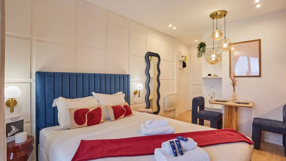 20 M² Hotel ∙ 2 Guests - Paris