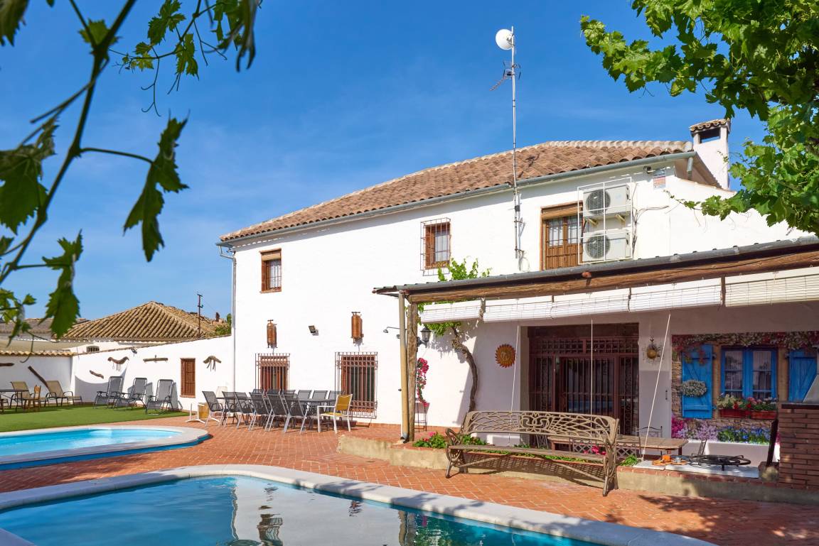 300 M² Ferienhaus ∙ 6 Schlafzimmer ∙ 18 Gäste - Cuevas de San Marcos