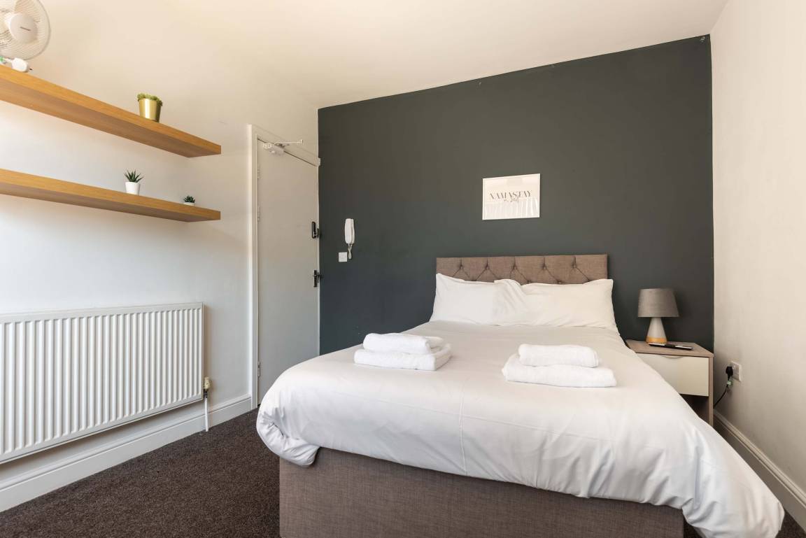 House ∙ 1 Bedroom ∙ 2 Guests - Doncaster
