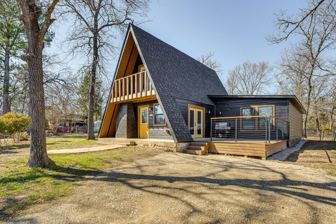 154 M² House ∙ 3 Bedrooms ∙ 6 Guests - Log Cabin, TX