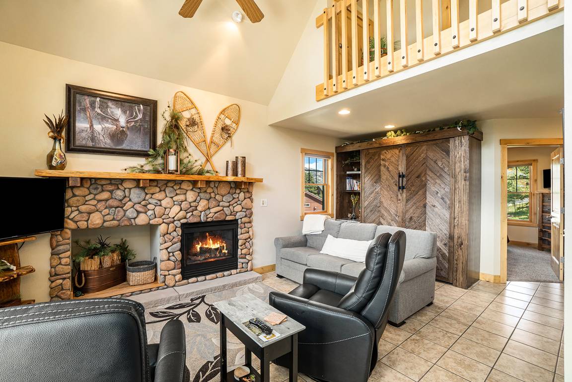112 M² Condo ∙ 2 Bedrooms ∙ 6 Guests - Estes Park, CO