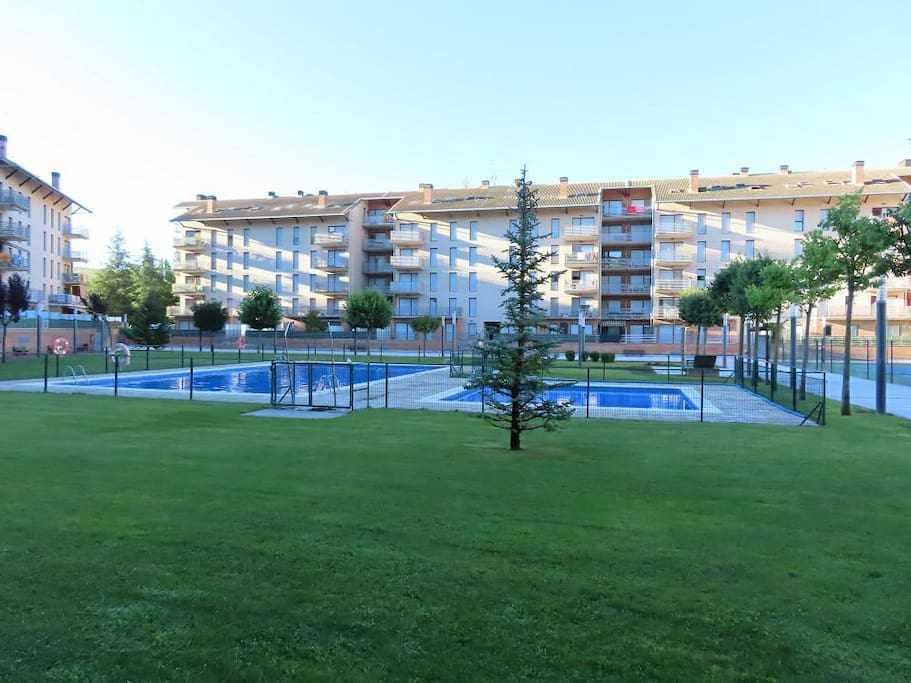 118 M² Apartamento ∙ 4 Habitaciones ∙ 10 Huéspedes - Jaca