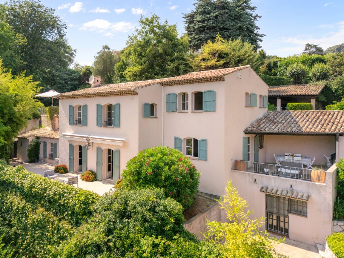 200 M² Villa ∙ 5 Bedrooms ∙ 10 Guests - Nice