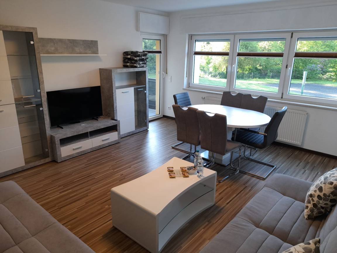 70 M² Ferienwohnung ∙ 2 Schlafzimmer ∙ 6 Gäste - Heigenbrücken