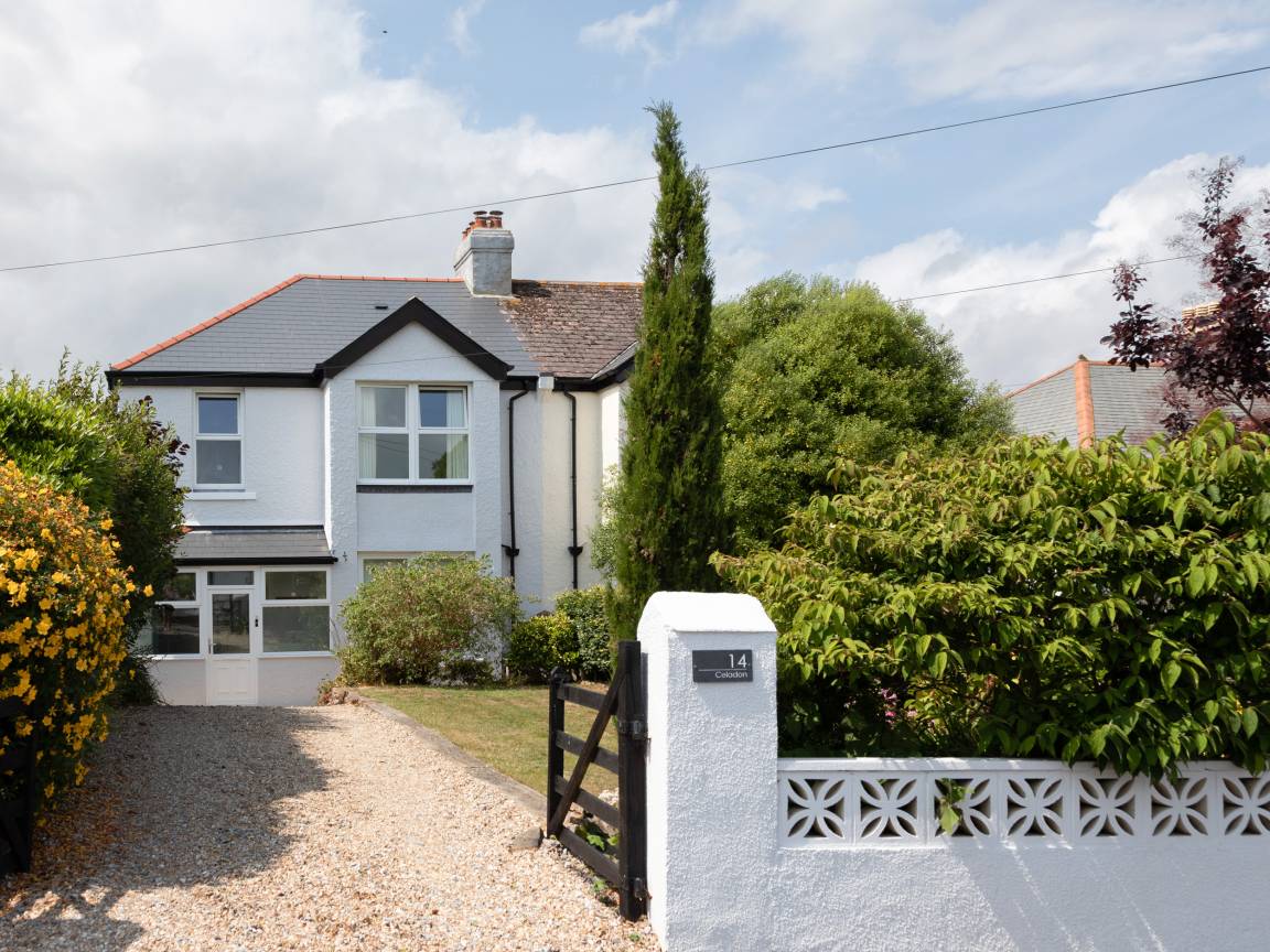 Cottage ∙ 3 Bedrooms ∙ 6 Guests - Dartmouth