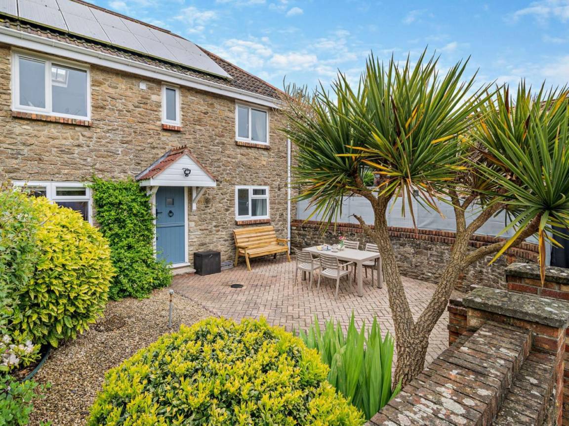 Cottage ∙ 2 Bedrooms ∙ 3 Guests - Burton Bradstock