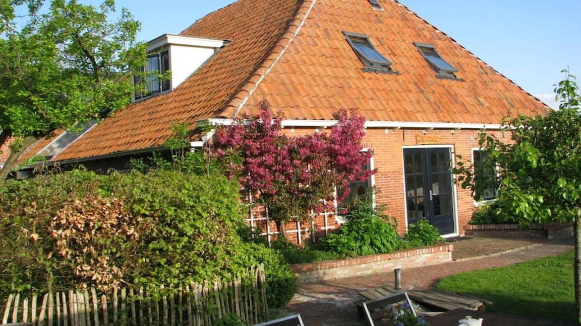 100 M² House ∙ 2 Bedrooms ∙ 5 Guests - Groningen