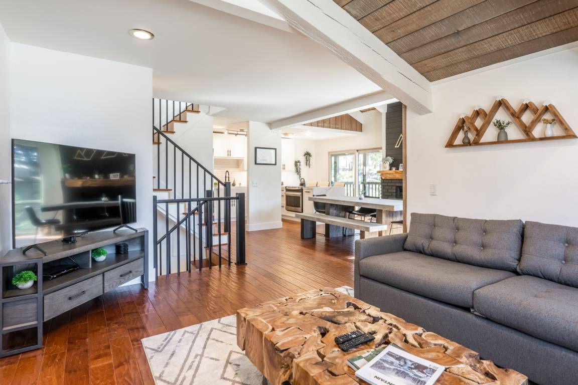 134 M² House ∙ 3 Bedrooms ∙ 8 Guests - Mammoth Lakes, CA