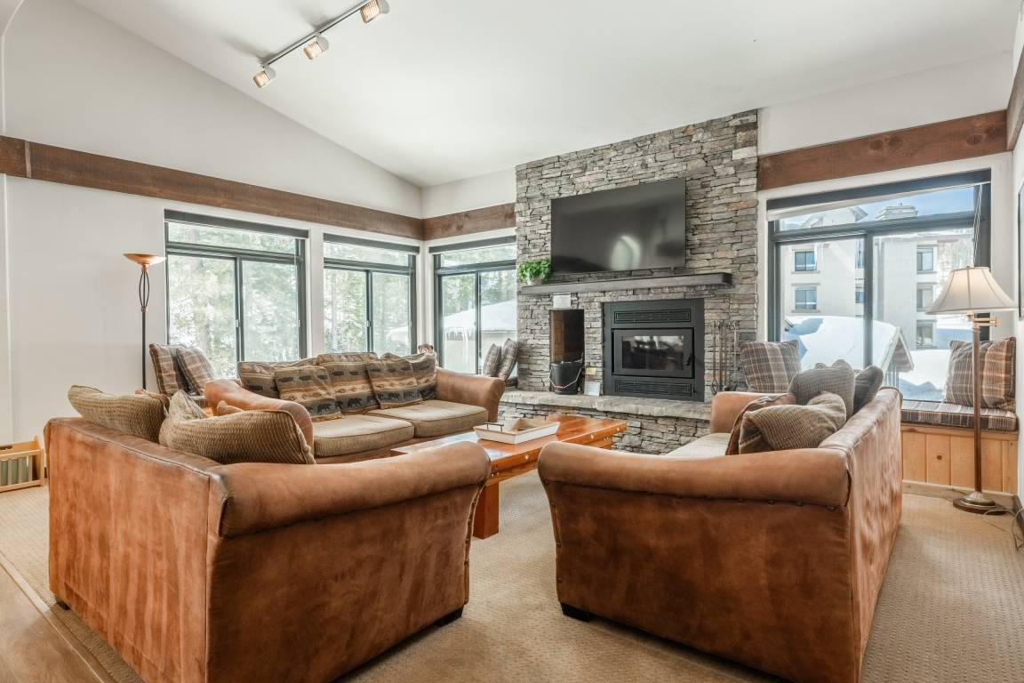 137 M² Condo ∙ 3 Bedrooms ∙ 8 Guests - Mammoth Mountain, CA