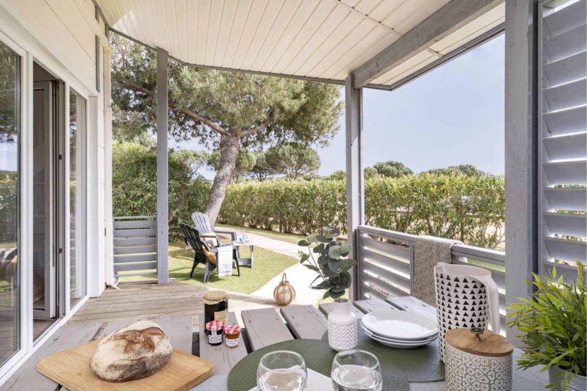 38 M² Camping ∙ 2 Chambres ∙ 5 Personnes - Vias