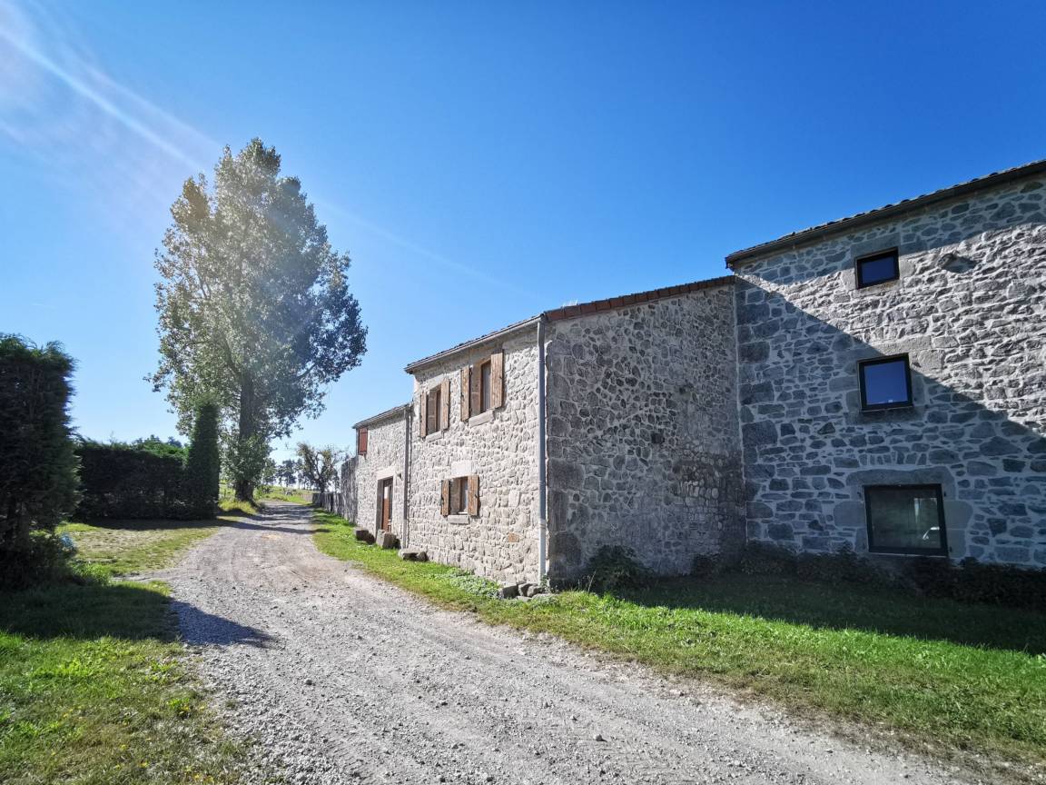 95 M² Cottage ∙ 3 Bedrooms ∙ 6 Guests - Auvergne