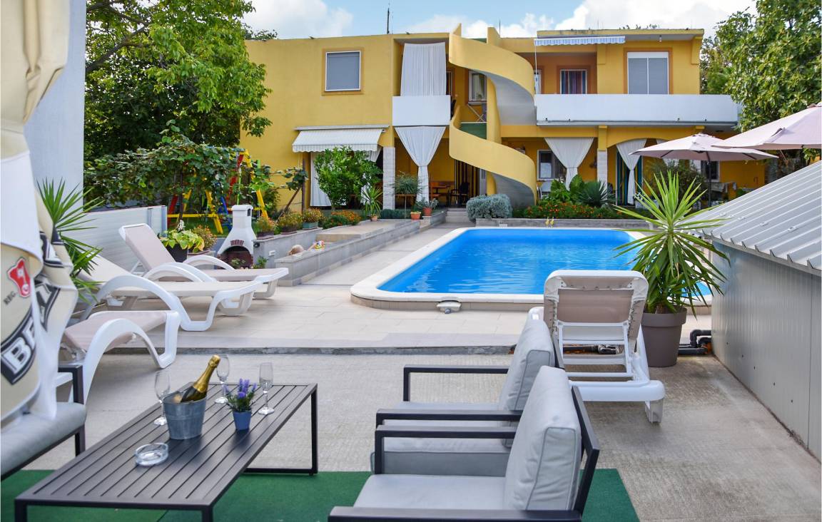 40 M² Appartement ∙ 2 Slaapkamers ∙ 4 Gasten - Kroatië