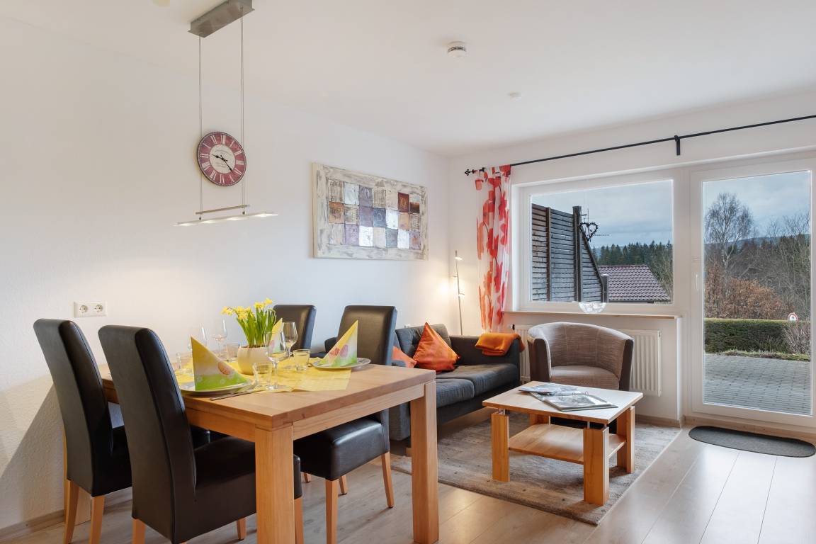 57 M² Ferienwohnung ∙ 2 Schlafzimmer ∙ 4 Gäste - Lenzkirch