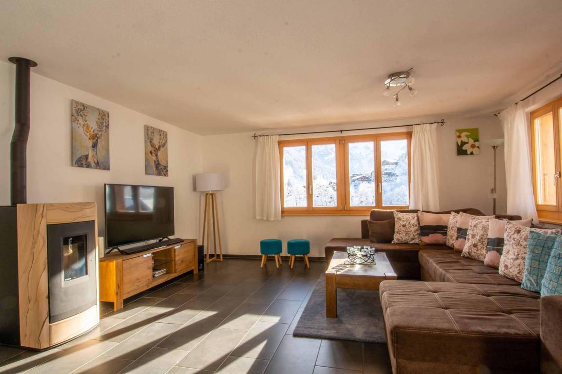 125 M² Ferienwohnung ∙ 3 Schlafzimmer ∙ 8 Gäste - Frutigen