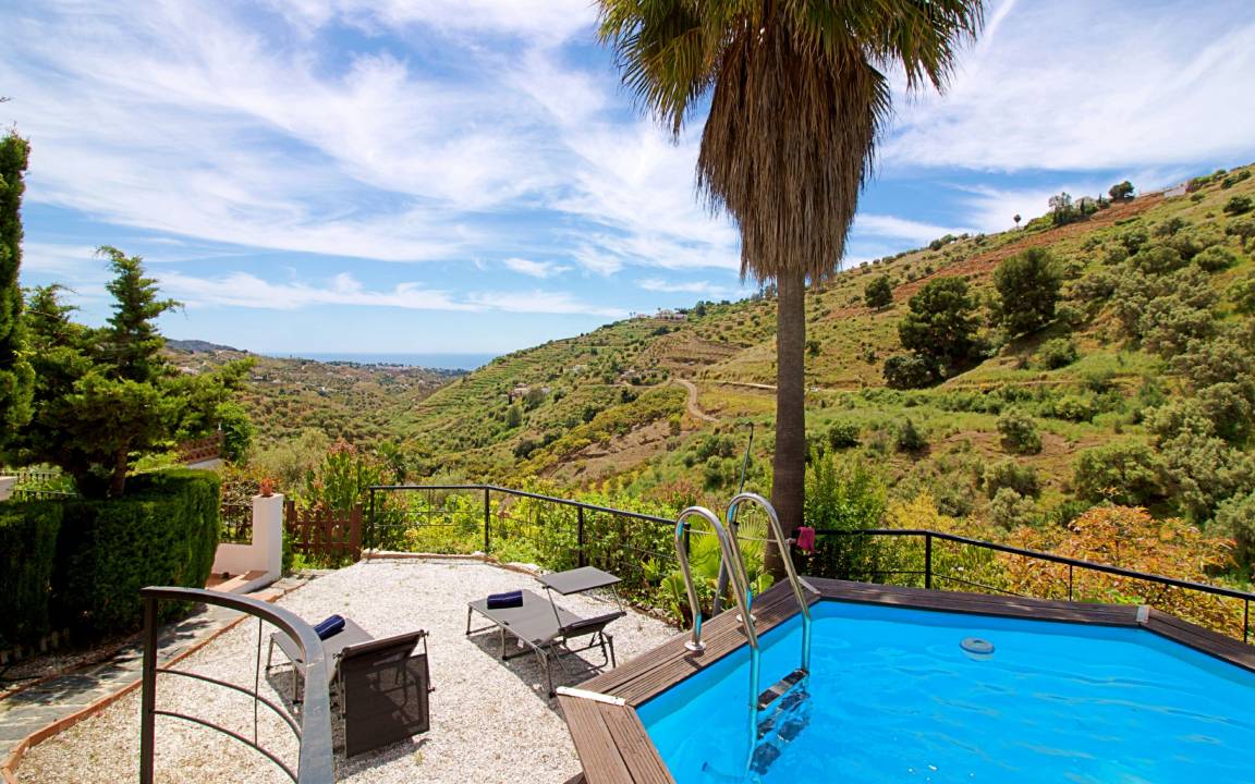 120 M² Villa ∙ 2 Bedrooms ∙ 4 Guests - Torrox