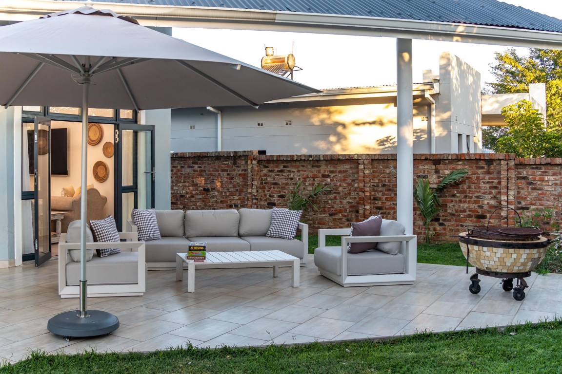 250 M² Apartment ∙ 3 Bedrooms ∙ 6 Guests - Harare