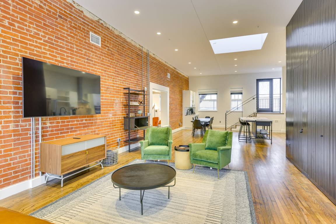 167 M² Apartment ∙ 2 Bedrooms ∙ 6 Guests - Council Bluffs, IA