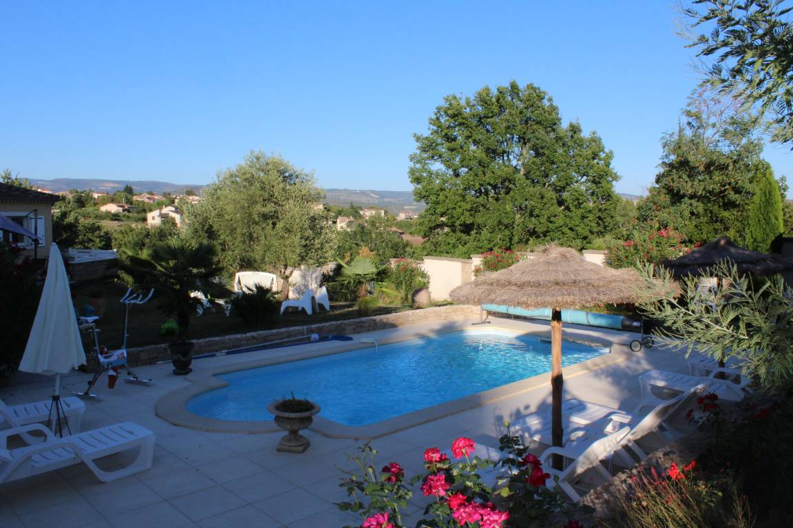 Villa ∙ 4 Makuuhuonetta ∙ 7 Vierasta - Aubenas