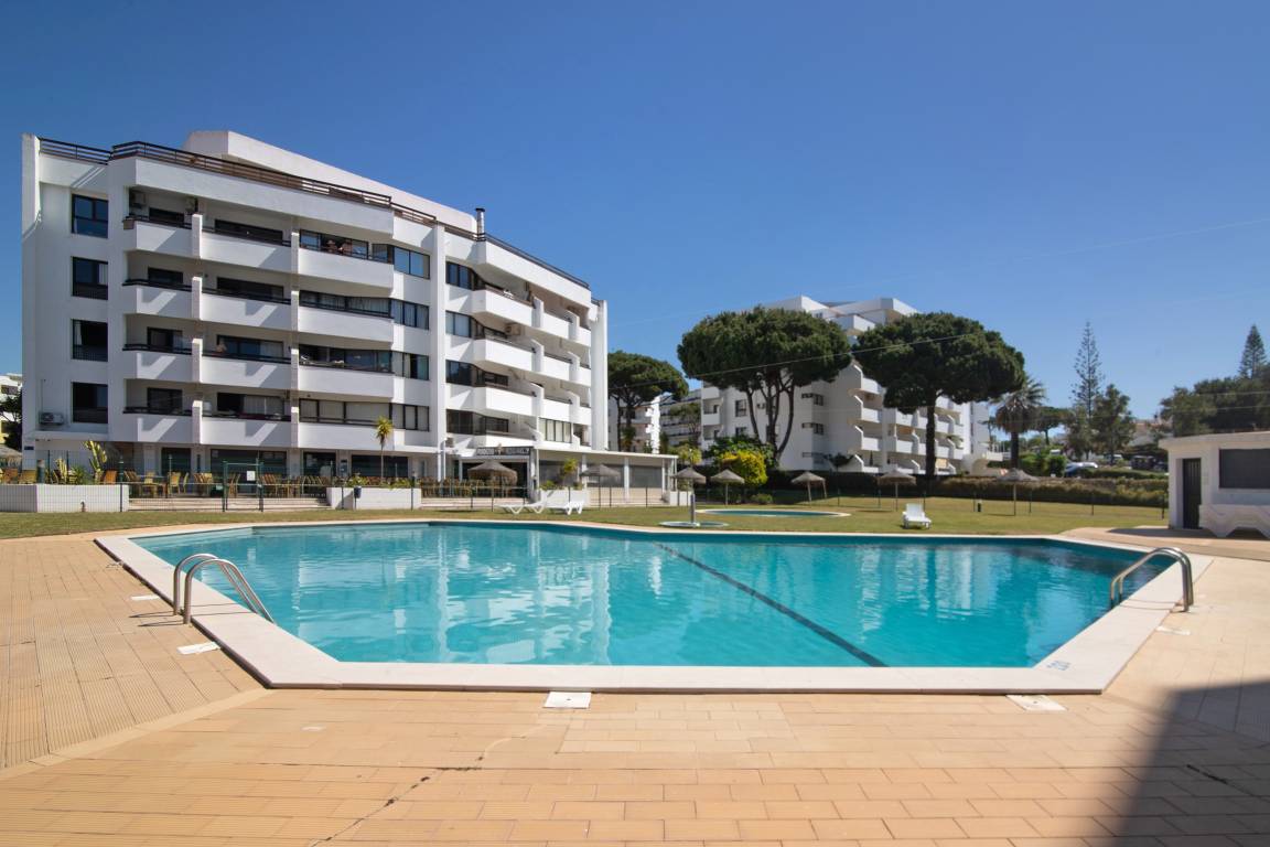 75 M² Appartement ∙ 1 Slaapkamer ∙ 3 Gasten - Quarteira