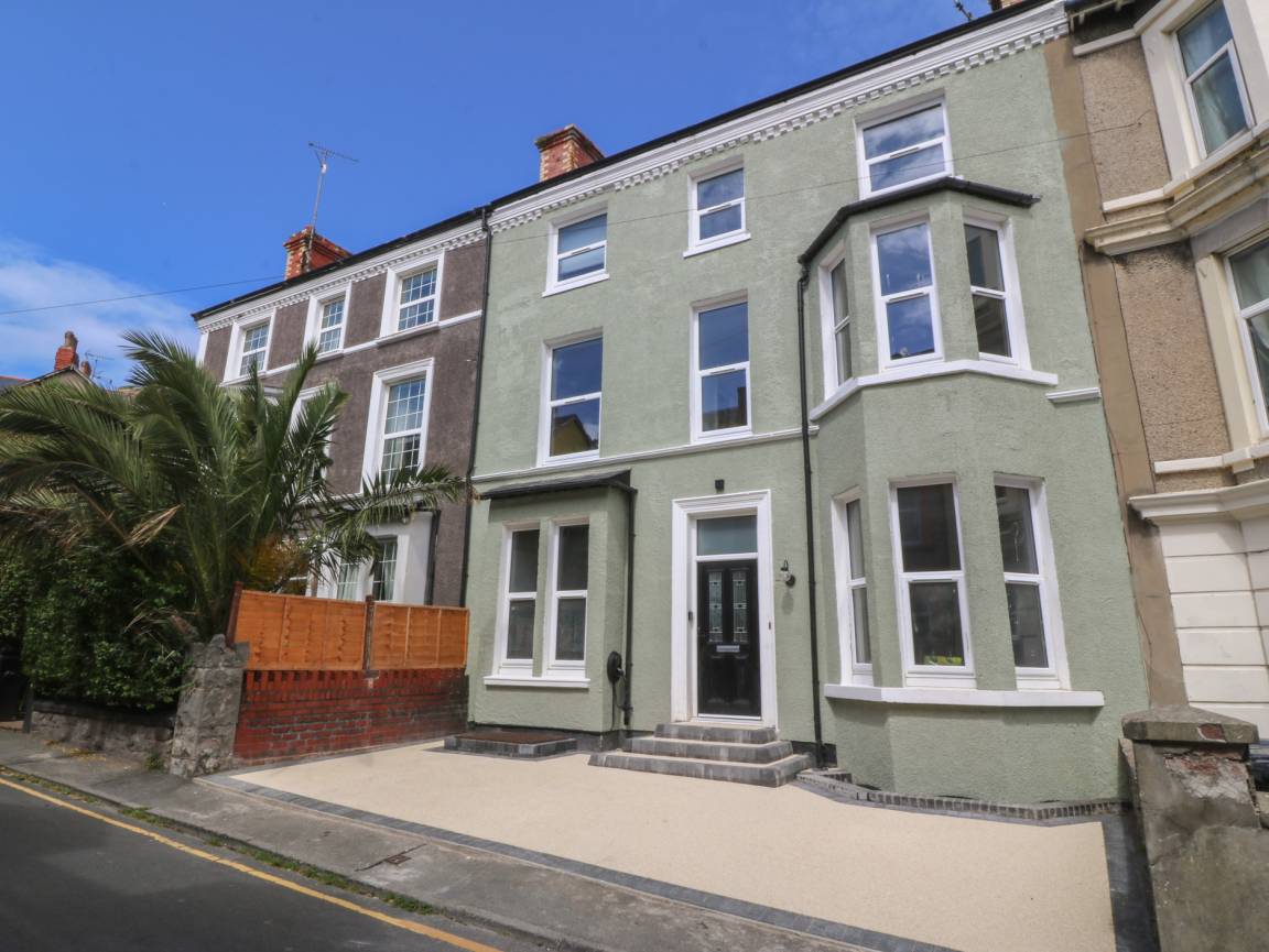 Cottage ∙ 5 Bedrooms ∙ 10 Guests - Llandudno