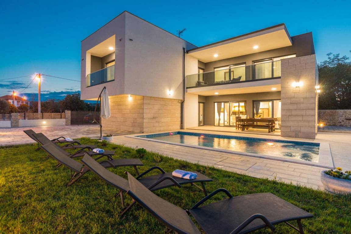 380 M² Villa ∙ 4 Schlafzimmer ∙ 10 Gäste - Biograd na Moru