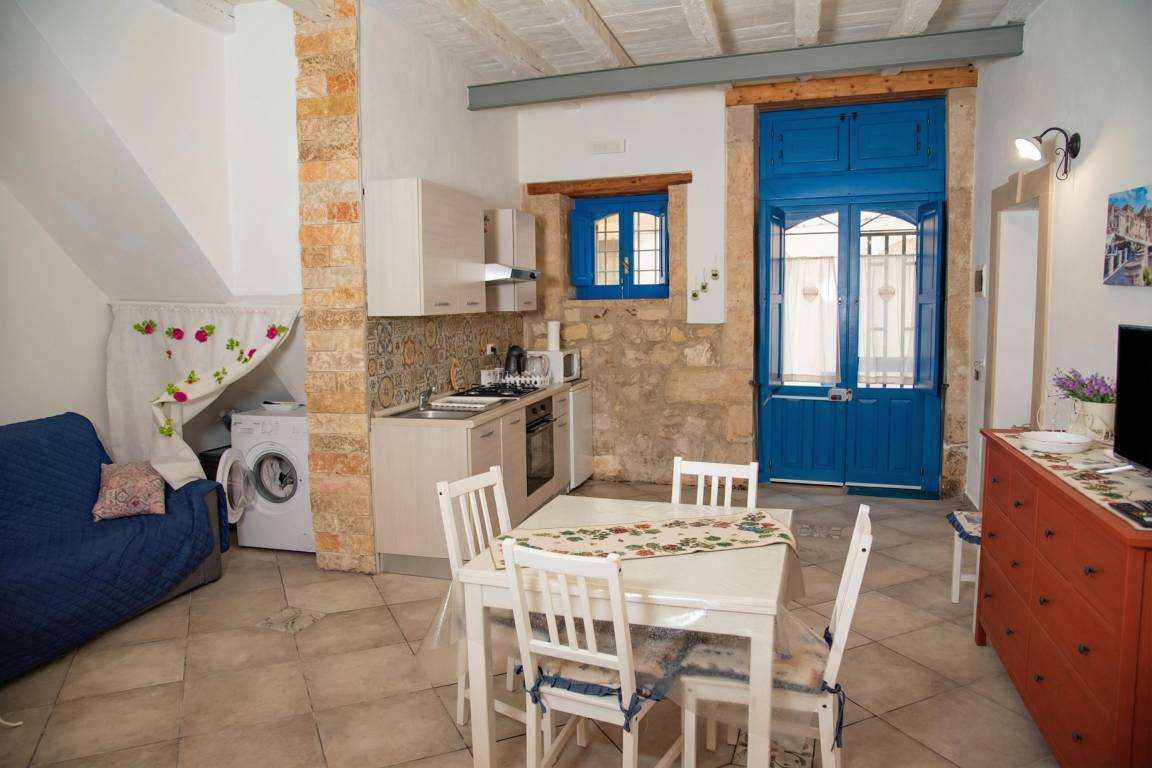 40 M² Apartamento ∙ 2 Habitaciones ∙ 6 Huéspedes - Siracusa