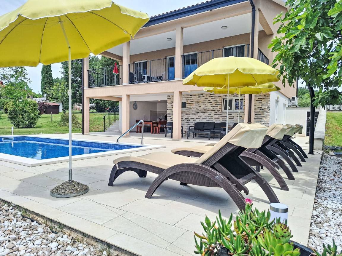 100 M² House ∙ 3 Bedrooms ∙ 6 Guests - Labin