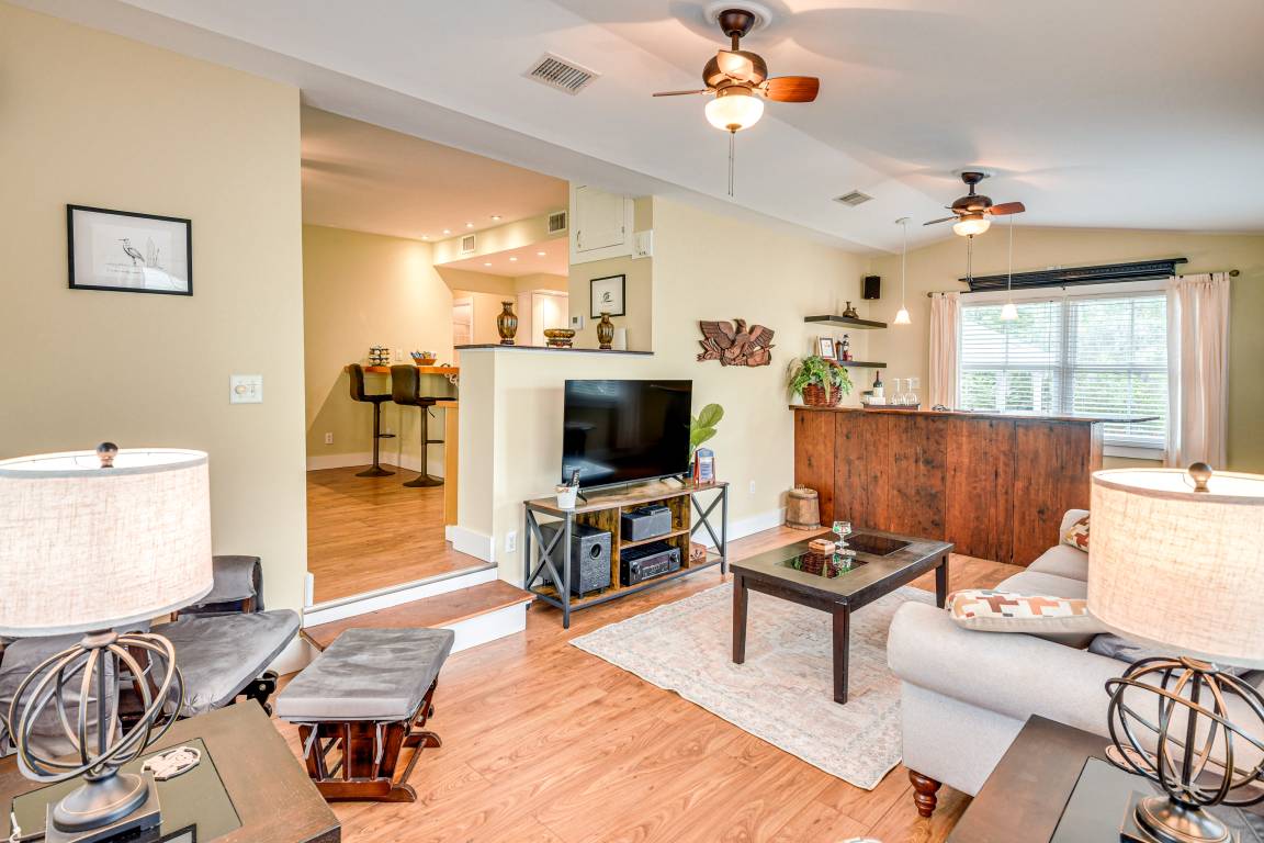 111 M² House ∙ 2 Bedrooms ∙ 4 Guests - Crescent City, FL