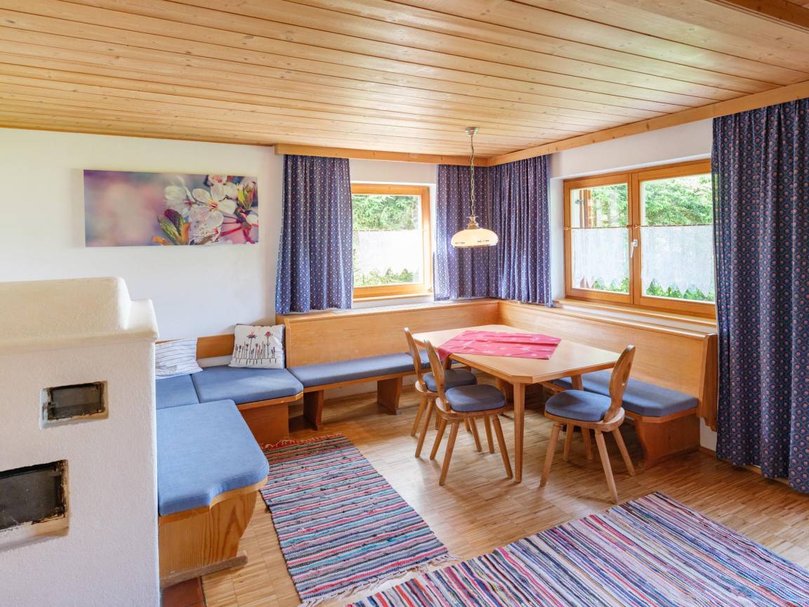 75 M² Ferienwohnung ∙ 2 Schlafzimmer ∙ 5 Gäste - Holzgau