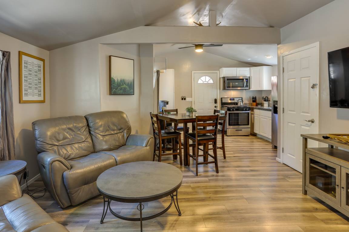 54 M² Cottage ∙ 2 Bedrooms ∙ 6 Guests - Big Bear Lake, CA