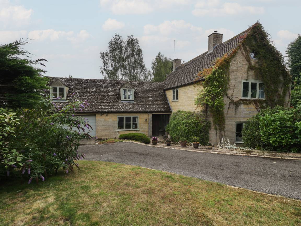 Cottage ∙ 4 Bedrooms ∙ 8 Guests - Chipping Norton