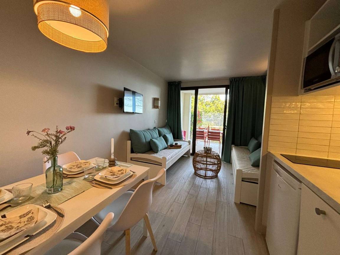 22 M² Studio ∙ 1 Chambre ∙ 5 Personnes - IBIS Cannes Mouans Sartoux parking gratuit