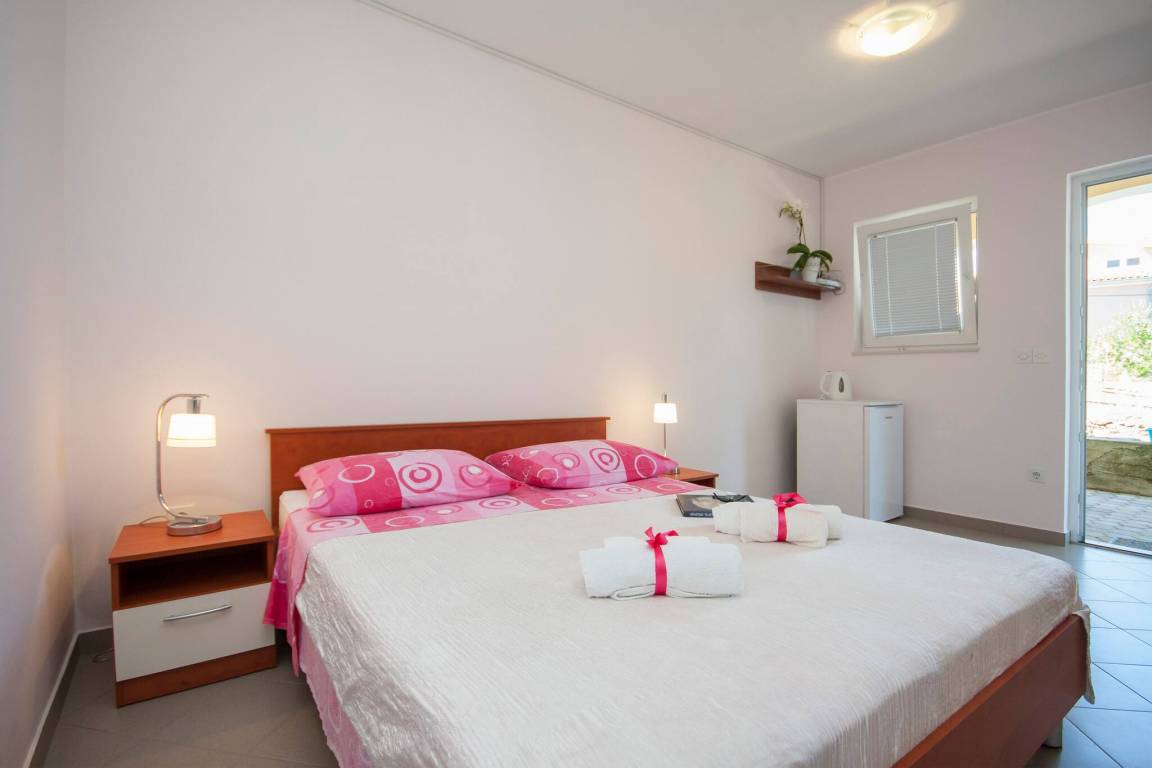 20 M² Ferienwohnung ∙ 1 Schlafzimmer ∙ 2 Gäste - Primošten