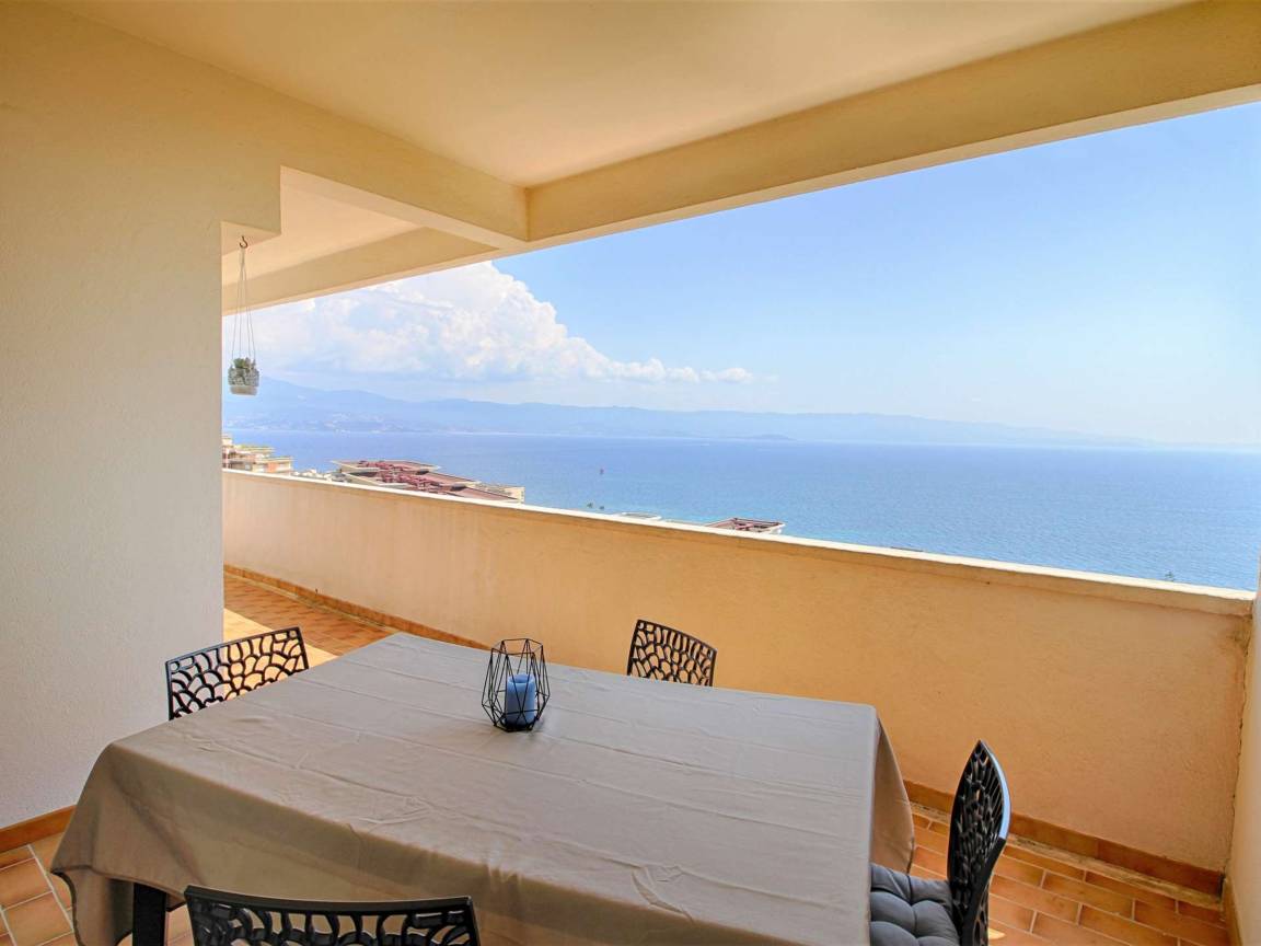 105 M² Apartment ∙ 2 Bedrooms ∙ 4 Guests - Ajaccio